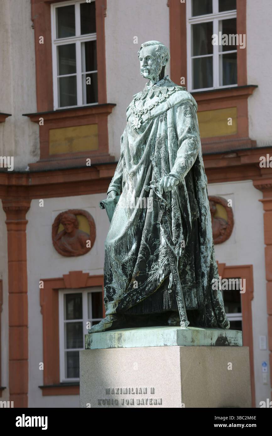 A statue of Koenig Maximilian II. of Bavaria in front of the Alten ...