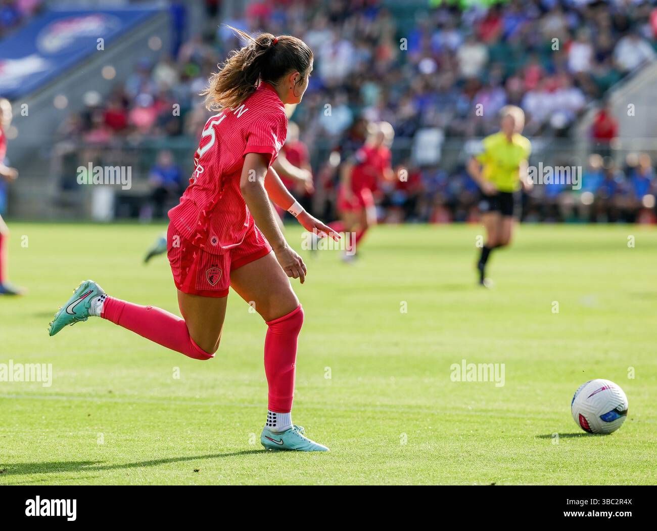 Cary, North Carolina, USA. 17th May, 2025. North Carolina Courage ...