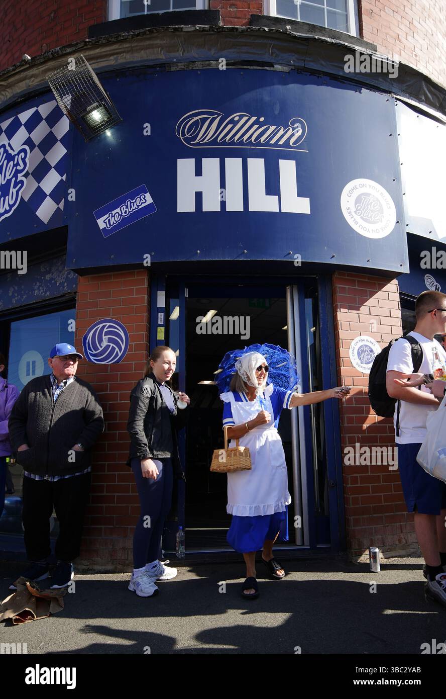 Everton Toffee Lady hands out mints ahead of their sides final match at ...