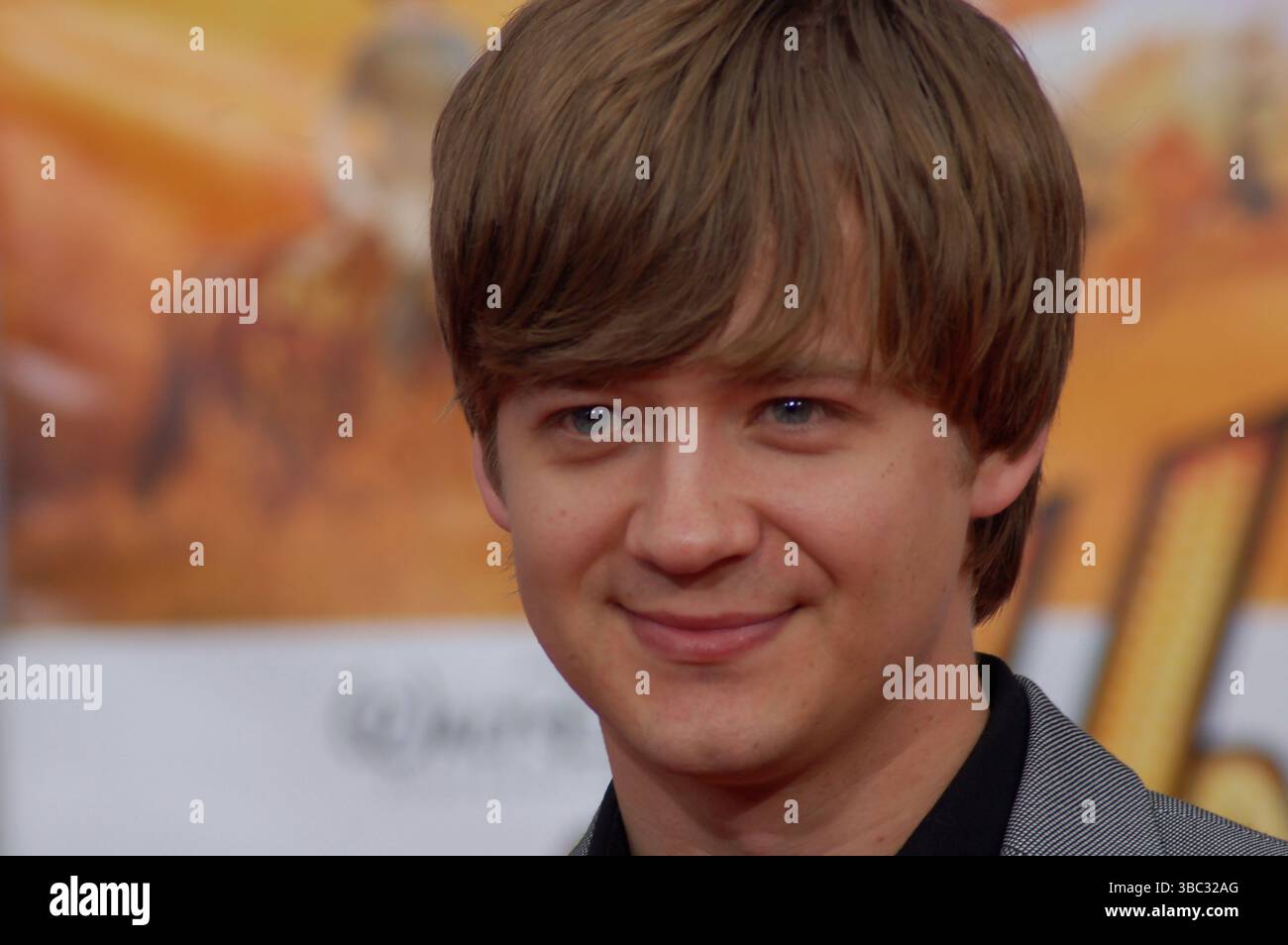 Actor Jason Earles arrives at the premiere of Hannah Montana: The Movie ...