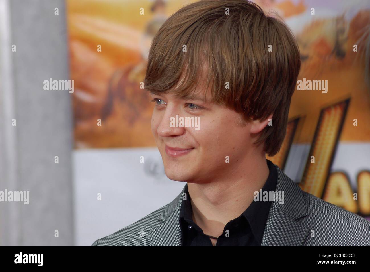 Actor Jason Earles arrives at the premiere of Hannah Montana: The Movie ...