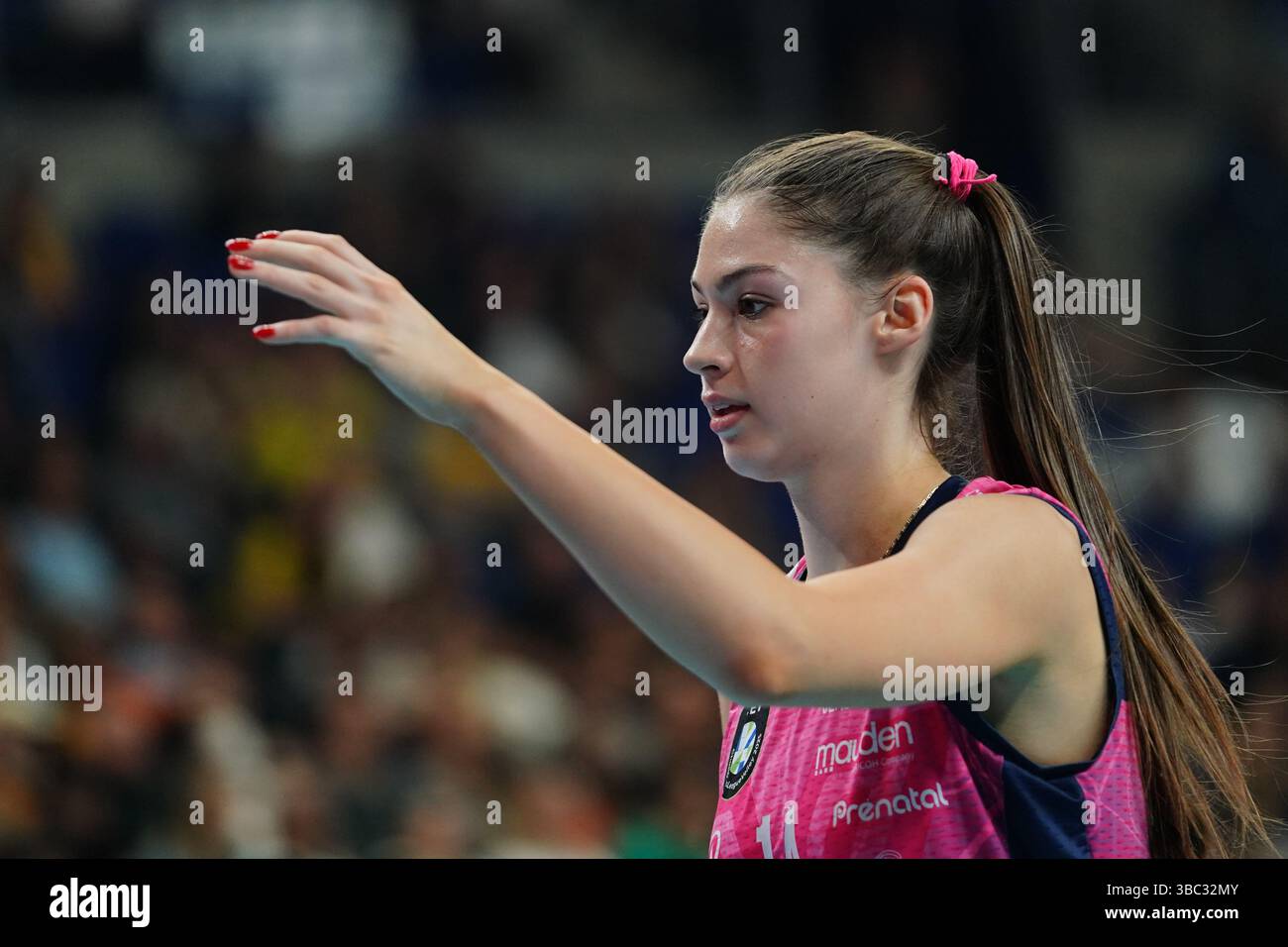 ISTANBUL, TURKIYE - MAY 04, 2025: Hena Kurtagic in Vero Volley Milano ...