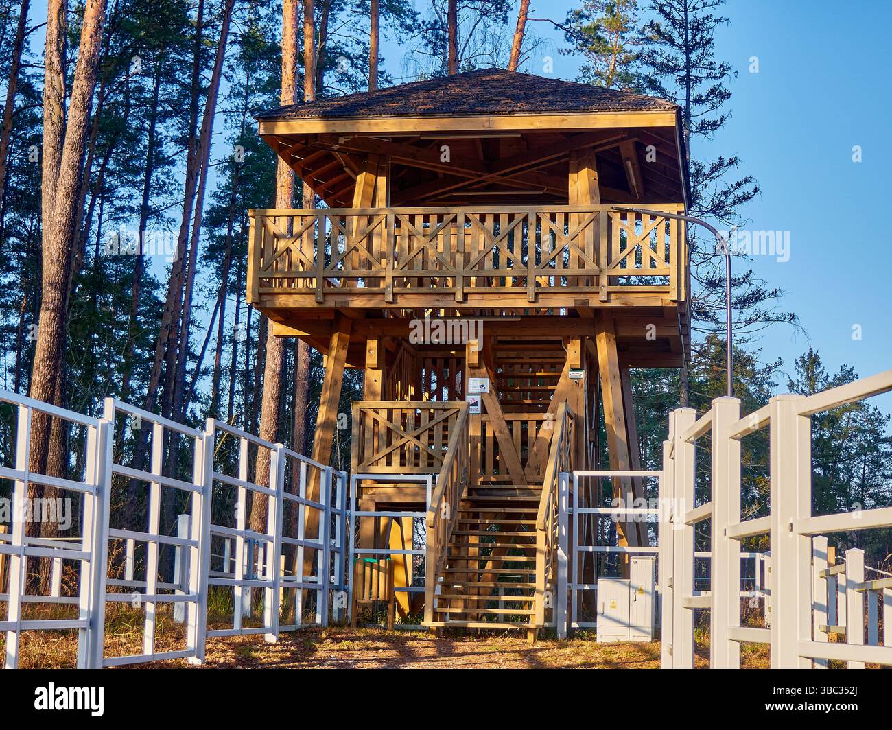 Wooden observation platform structure hi-res stock photography and ...
