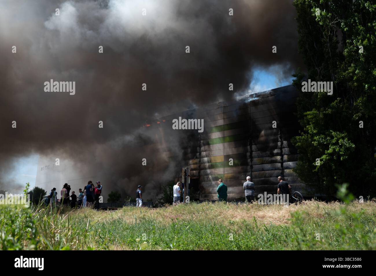 People watching massive fire and flames in a mall Stock Photo - Alamy