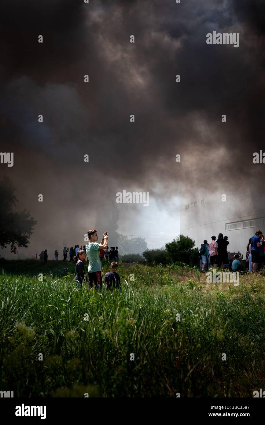 People watching massive fire and flames in a mall Stock Photo - Alamy