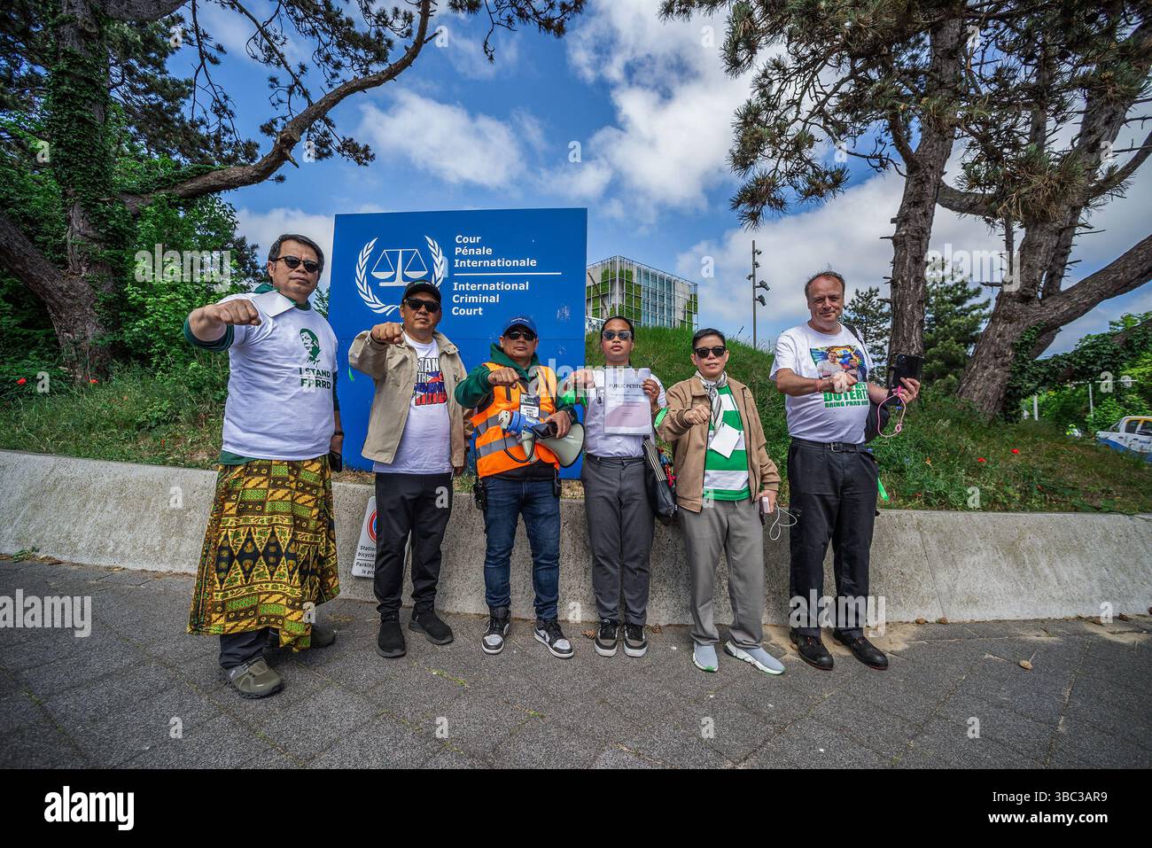 Rodrigo duterte of the philippines outside the icc building in hi-res ...