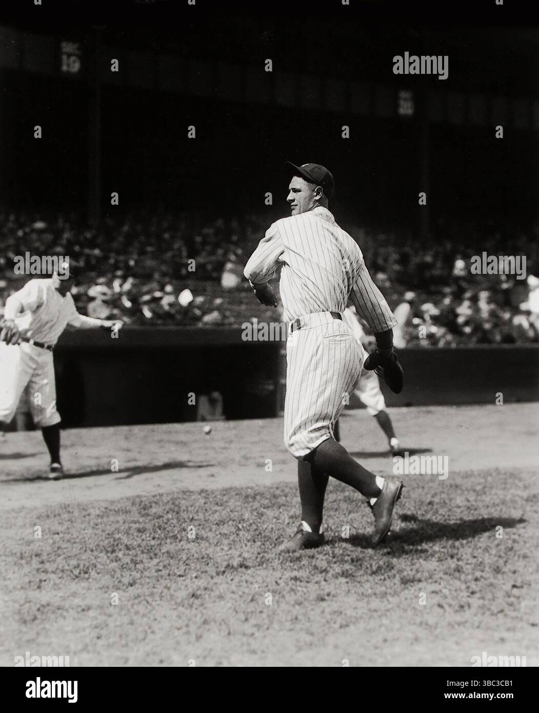 Lou Gehrig In The Field - Photo by Charles Conlon Stock Photo - Alamy