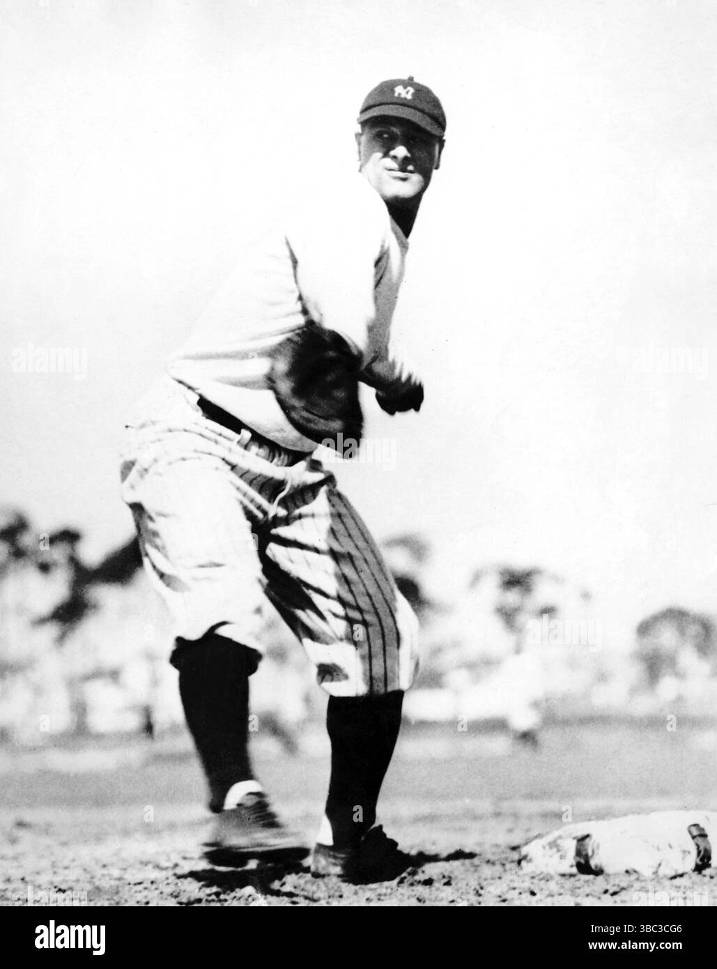 New York Yankees' Lou Gehrig playing baseball, 1928 Stock Photo - Alamy