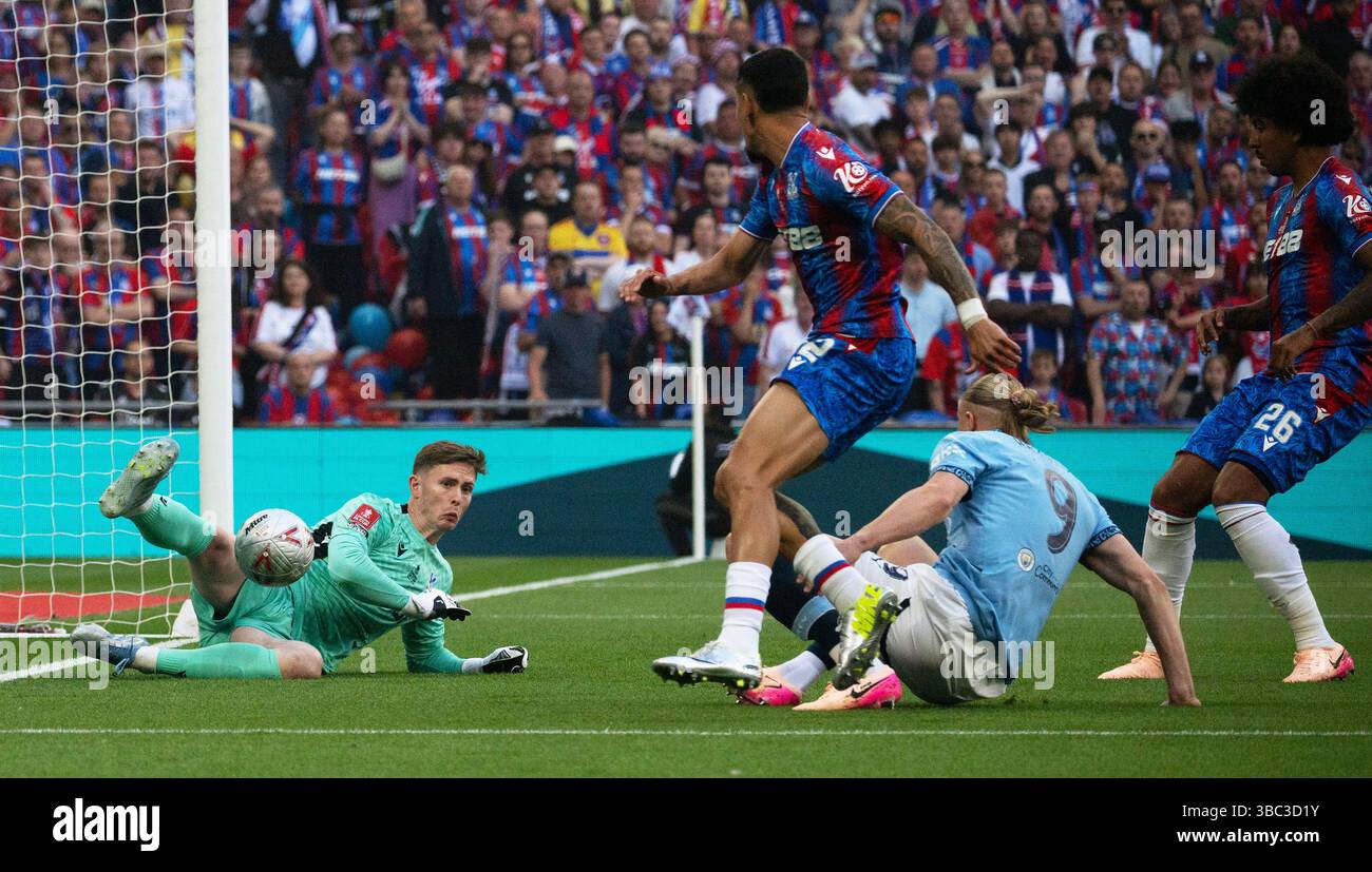 London, UK. 17th May, 2025. Dean Henderson, the Crystal Palace ...