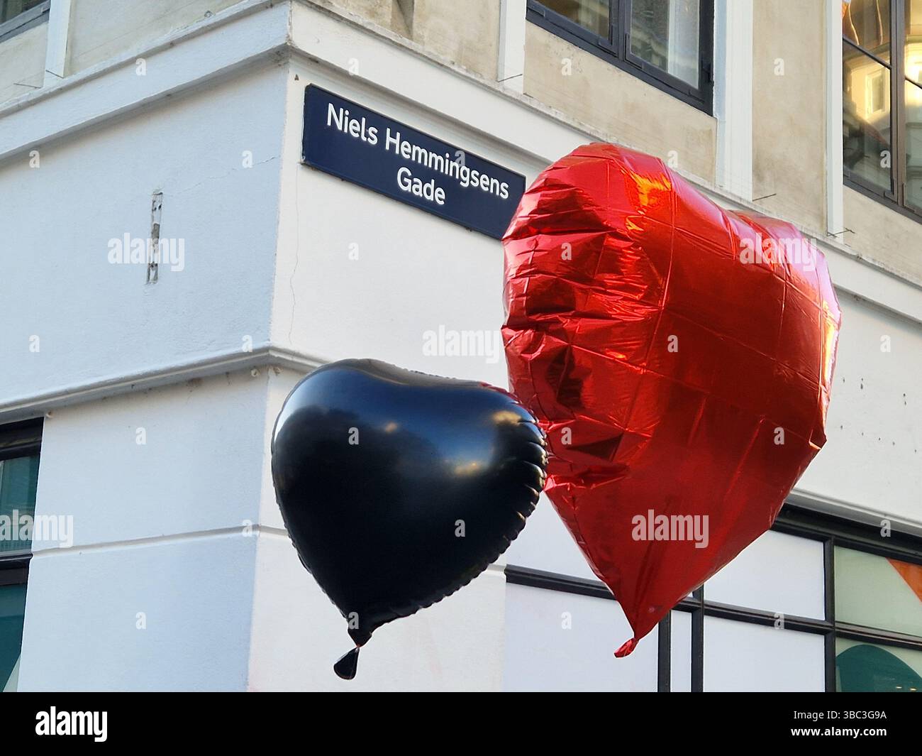 Valentine's day in Copenhagen. Red and black ballon combined picture ...