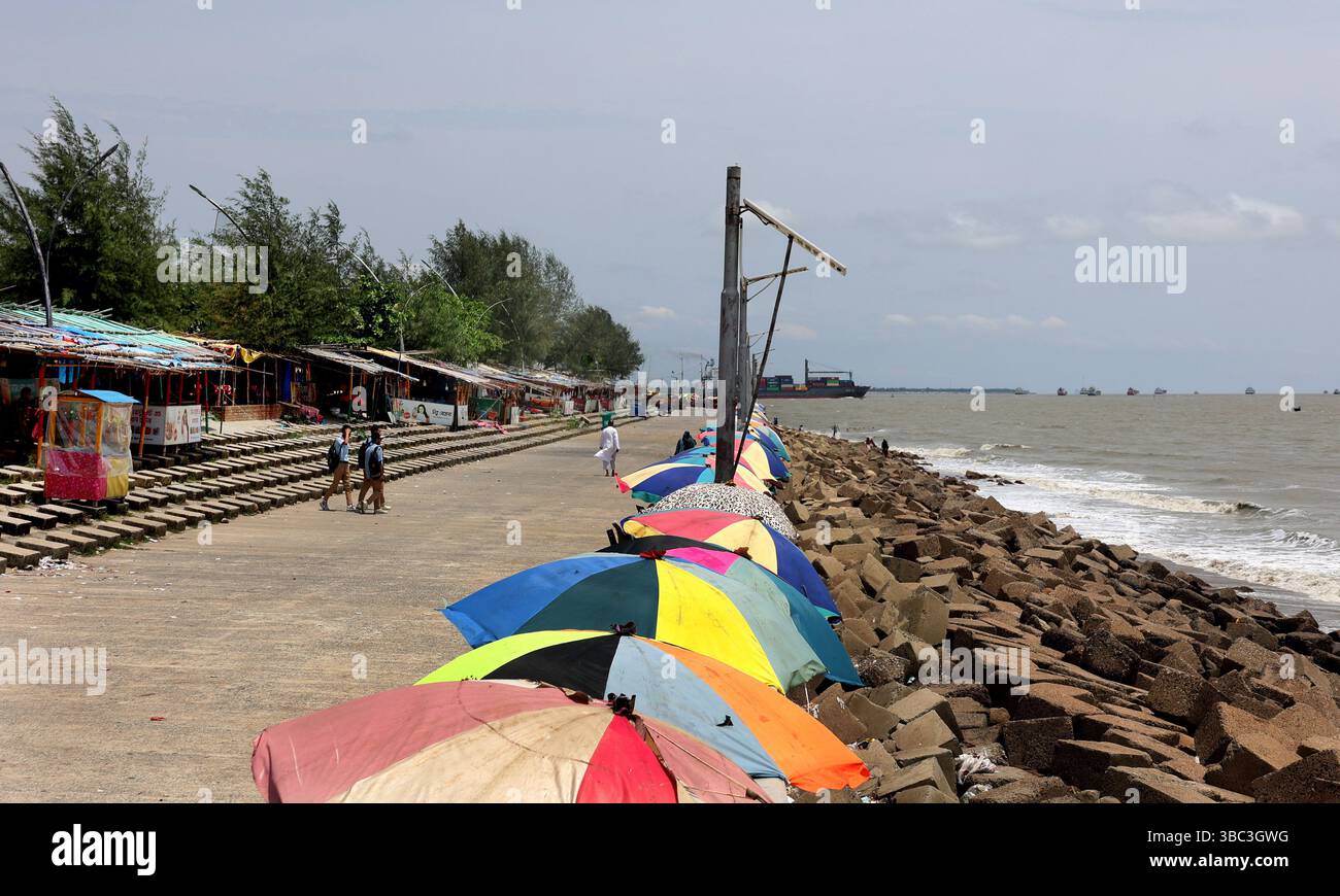 May 18, 2025, Chittagong, Patenga Beach, Bangladesh: A stretch of five ...
