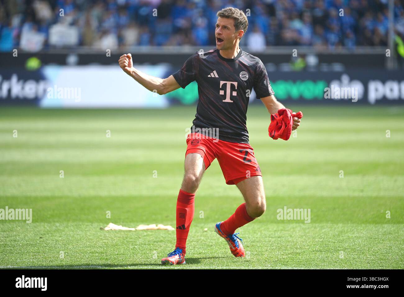 Sinsheim, Deutschland. 17th May, 2025. Final jubilation for Thomas MUELLER (M?LLER, FC Bayern ...