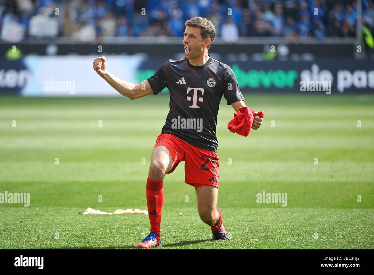 Sinsheim, Deutschland. 17th May, 2025. Final jubilation for Thomas MUELLER (M?LLER, FC Bayern ...