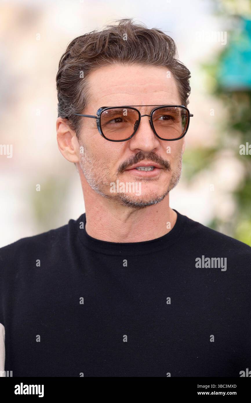 Cannes, Frankreich. 17th May, 2025. Pedro Pascal poses at the photocall ...