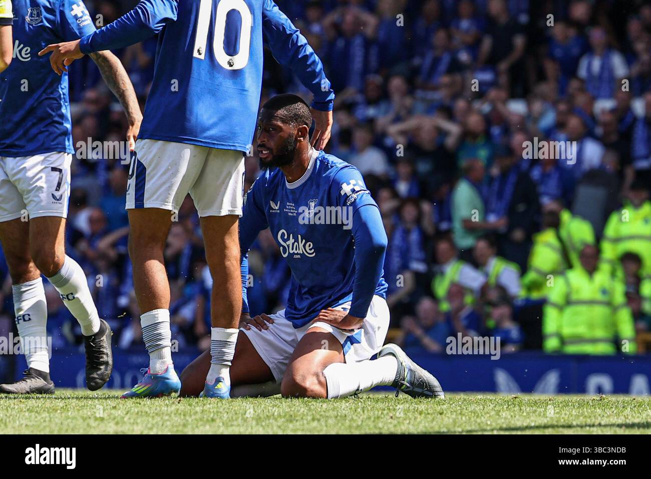 Liverpool, UK. 18th May, 2025. Beto of Everton dejected after he scores ...