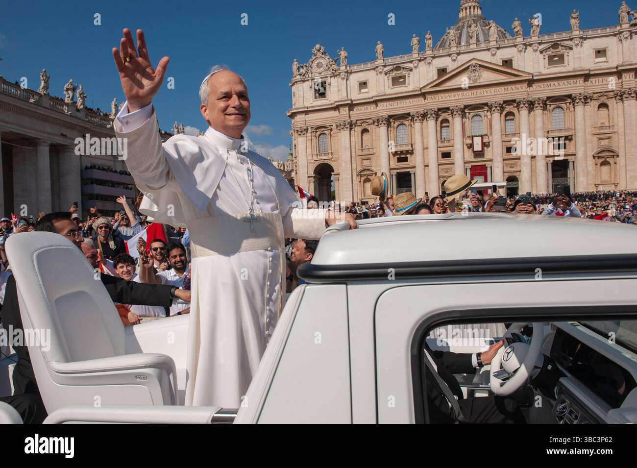 Papa leone xiv basilica san pietro hi-res stock photography and images ...