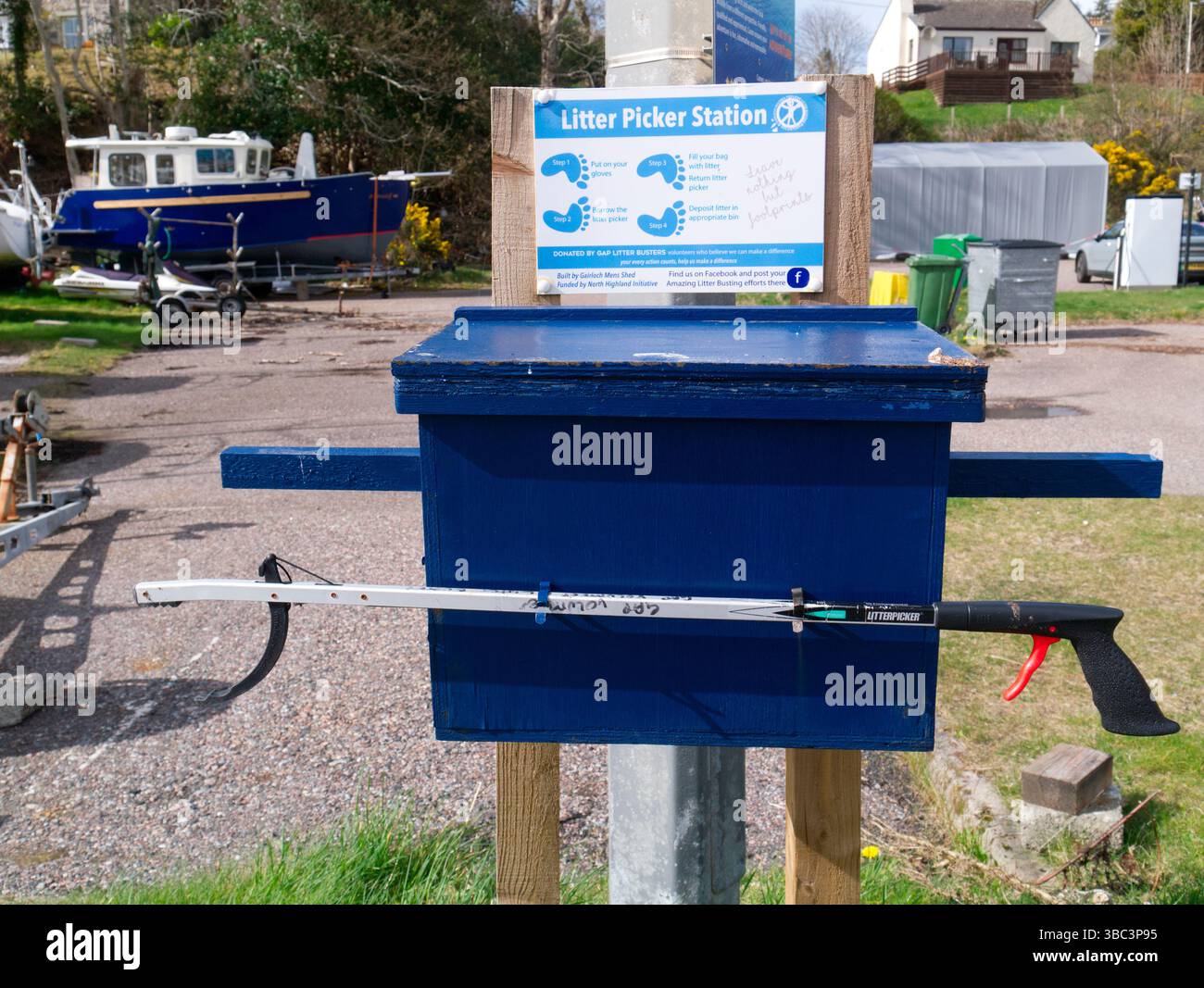 Litter picker station, Gairloch harbour Stock Photo - Alamy