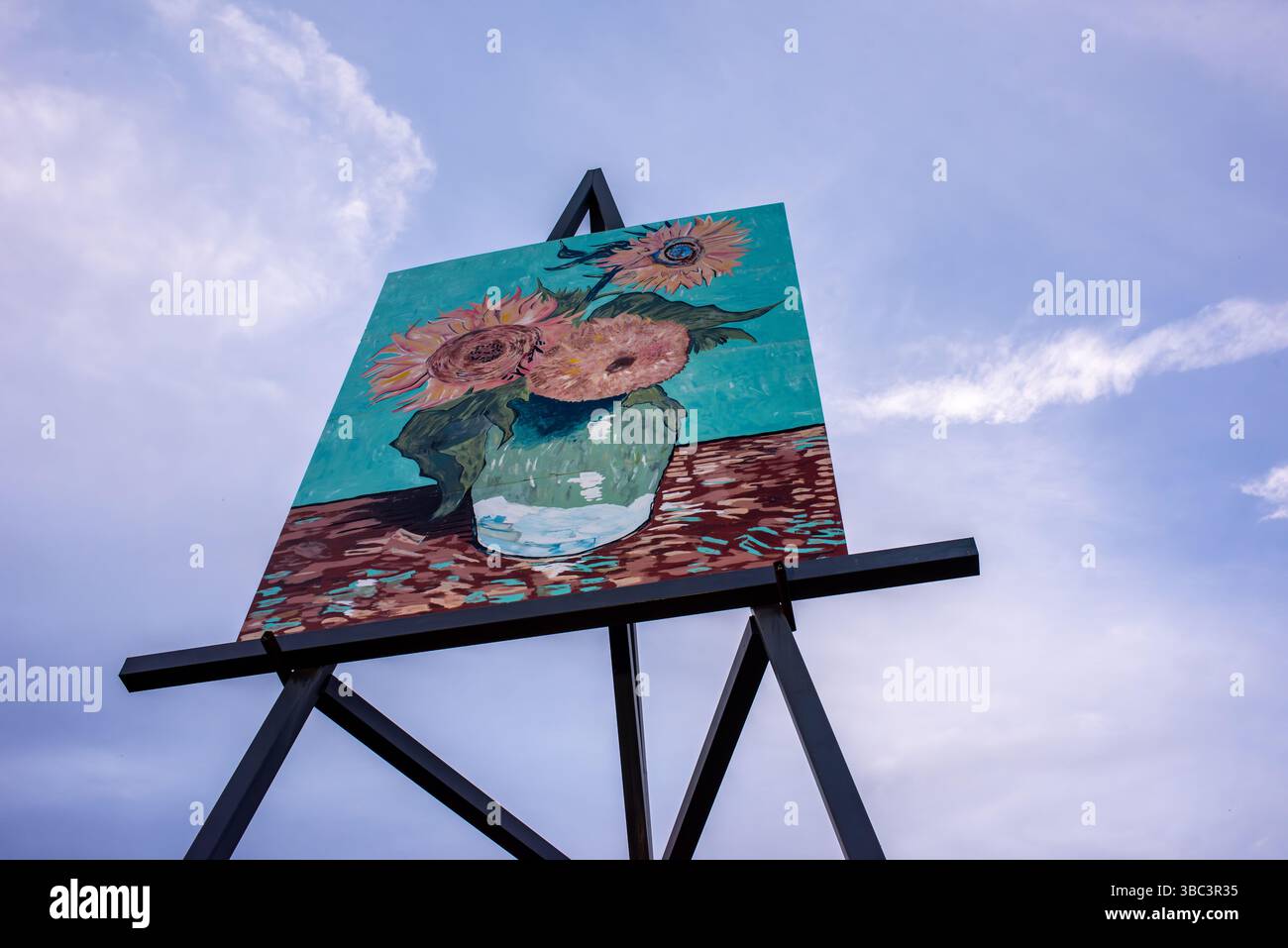 The World's Largest Easel, a roadside attraction in Goodland, Kansas ...