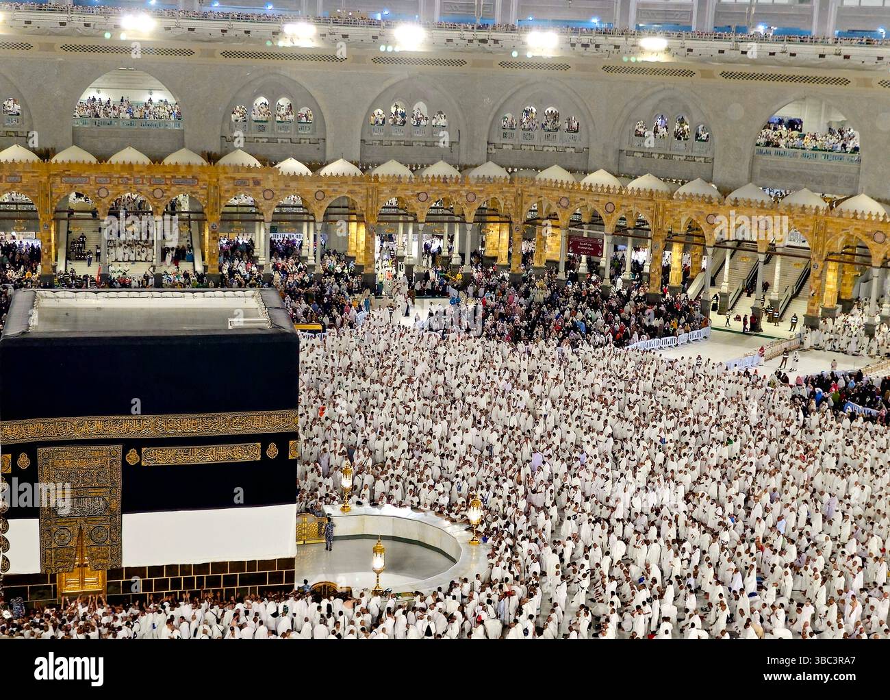 Mecca, Saudi Arabia, June 9 2024: The great mosque of Makkah with Holy ...