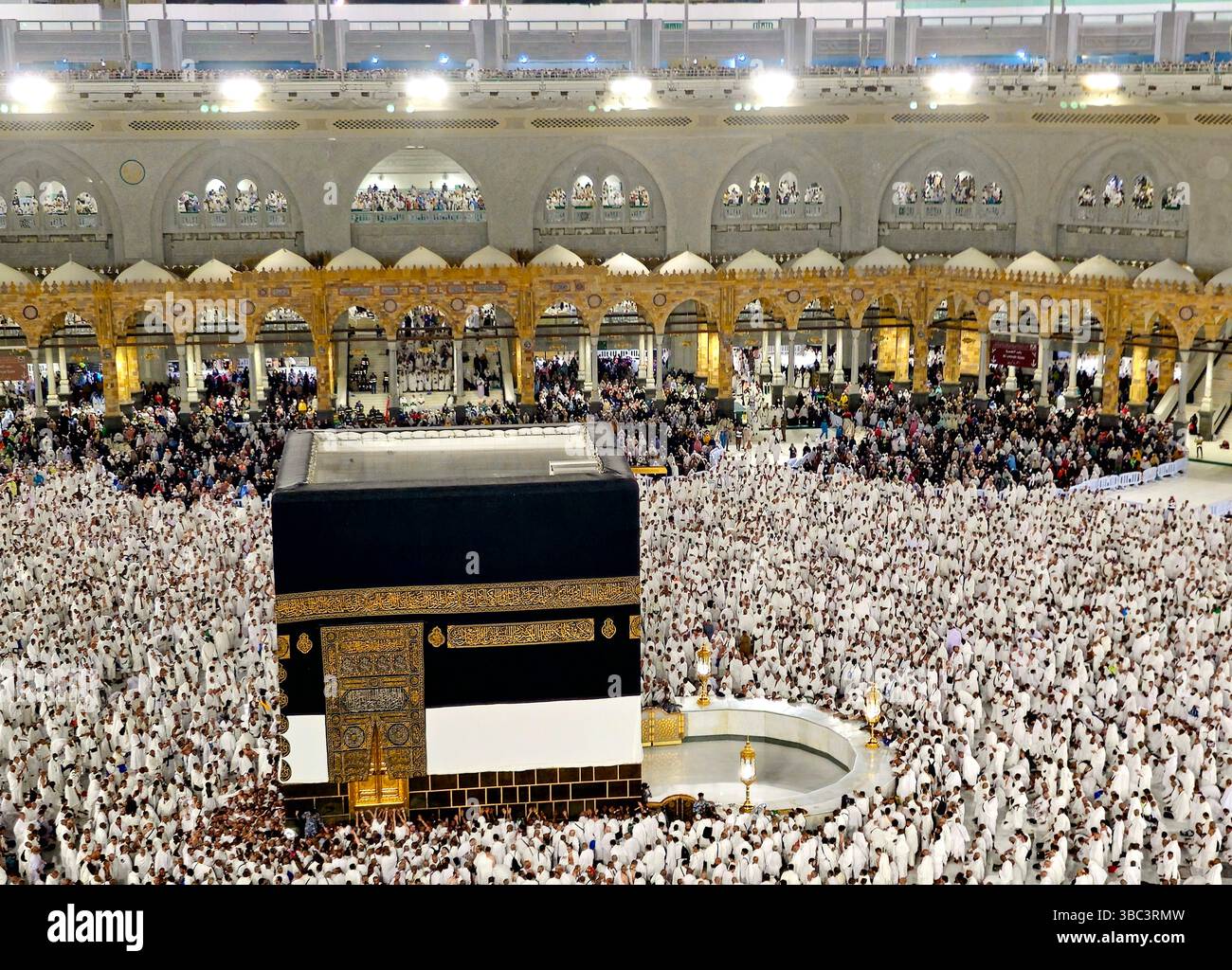 Mecca, Saudi Arabia, June 9 2024: The great mosque of Makkah with Holy ...