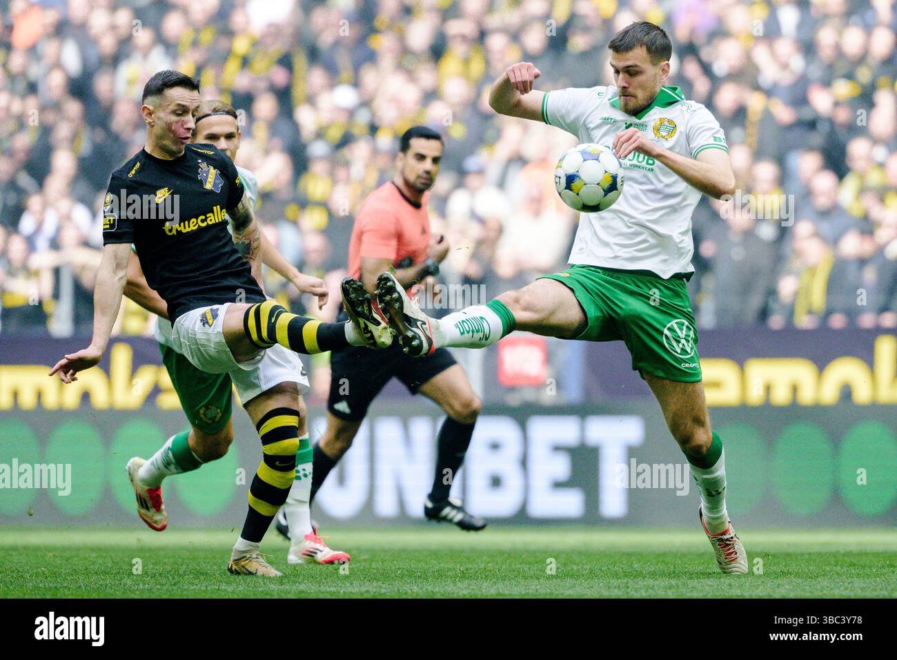 Stockholm, Sverige. 18th May, 2025. 250518 AIKs Bersant Celina och Hammarbys Pavle Vagic under ...