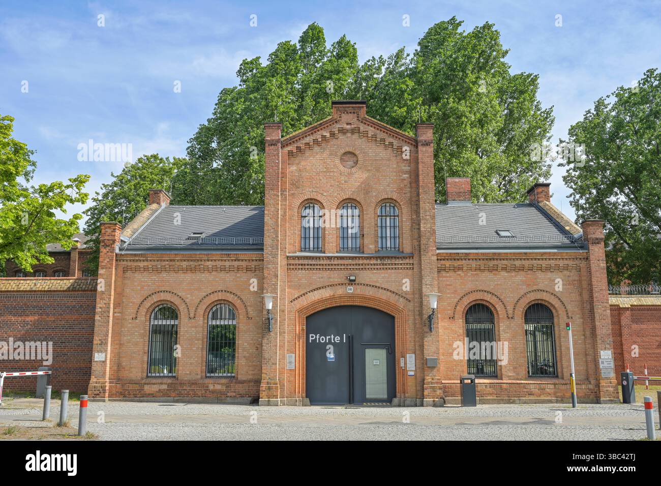 Pforte 1, JVA Plötzensee, Friedrich-Olbricht-Damm, Charlottenburg-Nord ...