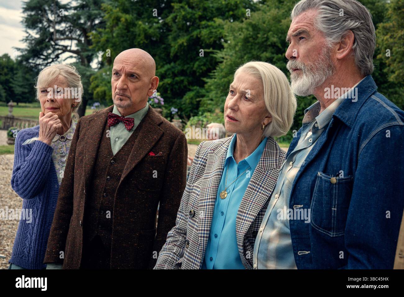 The Thursday Murder Club Celia Imrie, Ben Kingsley, Helen Mirren, Pierce Brosnan Stock Photo - Alamy