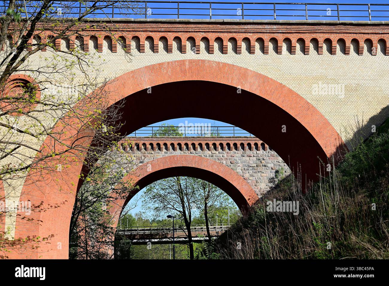 Arches under hi-res stock photography and images - Alamy