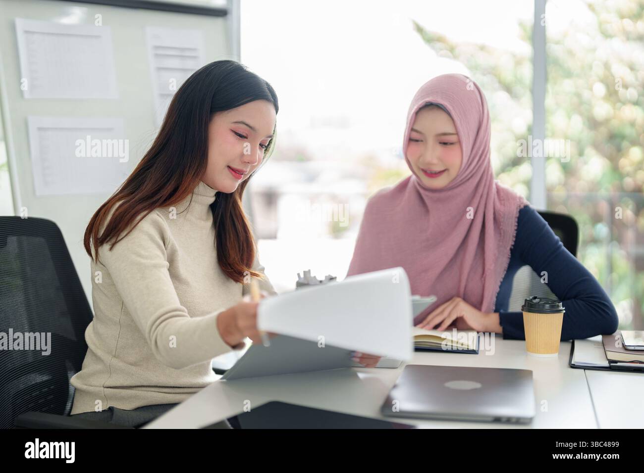Islamic entrepreneurship hi-res stock photography and images - Alamy