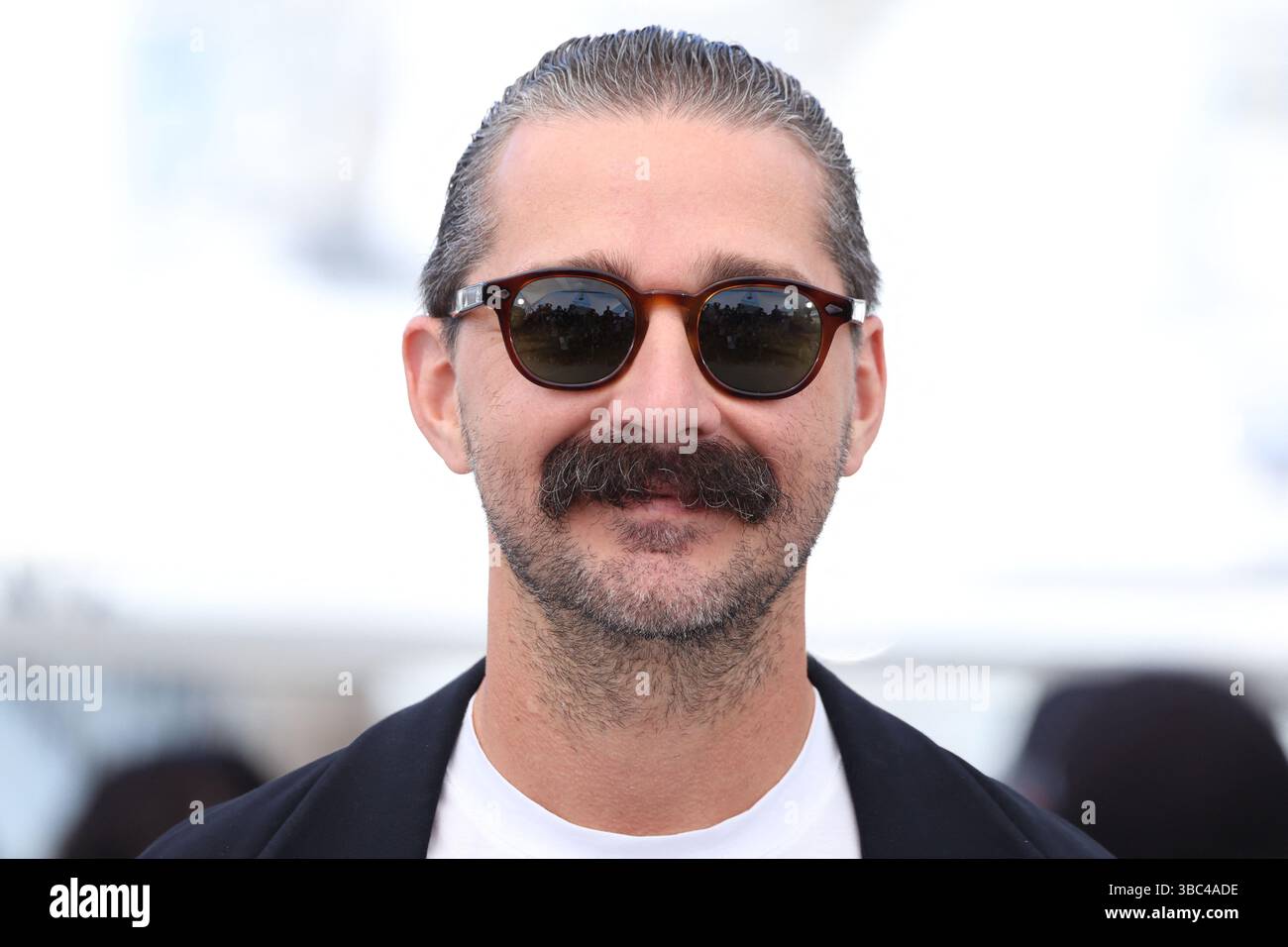 Cannes, France. 18th May, 2025. Shia LaBeouf posing during the Slauson ...