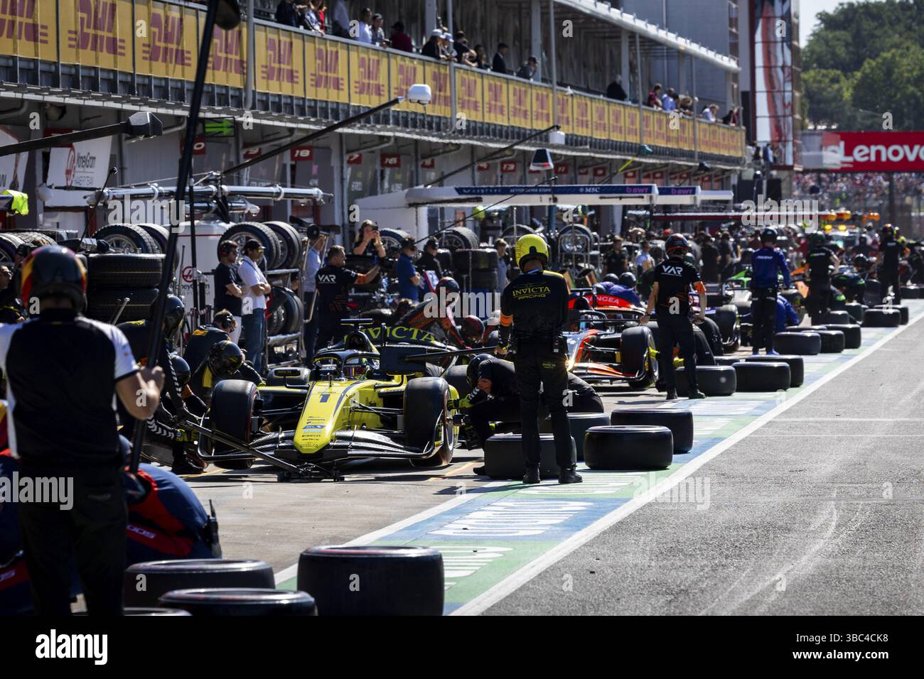 01 FORNAROLI Leonardo (ita), Invicta Racing, Dallara F2 2024, action ...