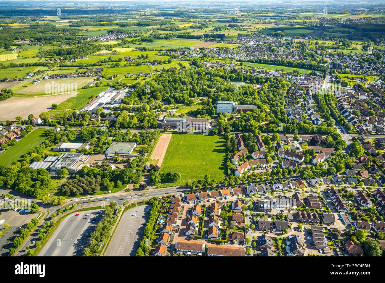 Luftbild, Maximilianpark Eingangsbereich und Glaselefant, Uentrop, Hamm ...