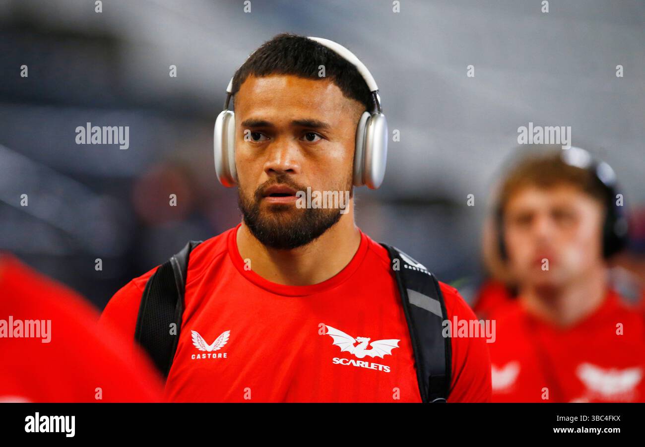 DURBAN, SOUTH AFRICA - MAY 17: Vaea Fifita of the Scarlets during the ...