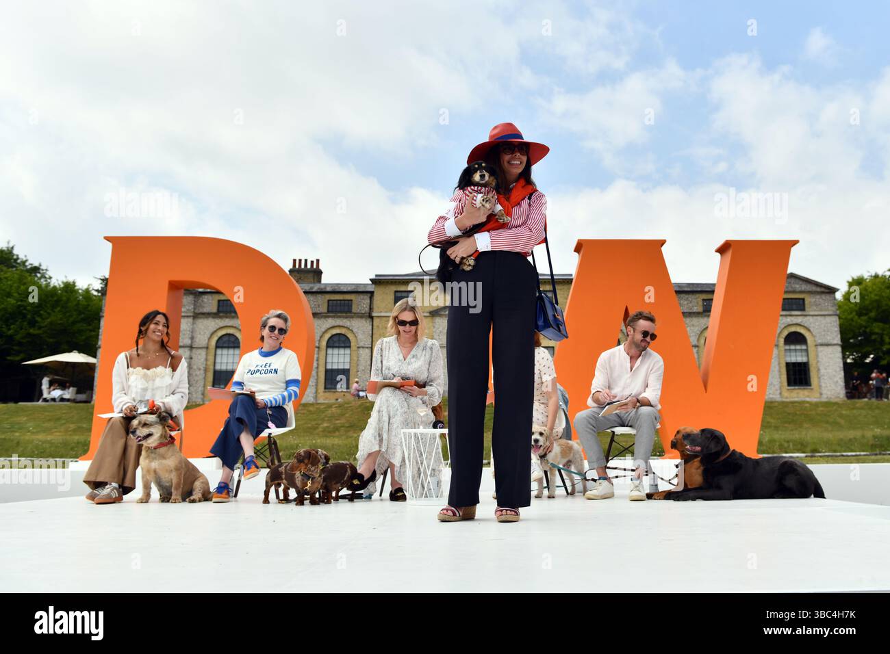 (L-R) Karen Hauer, Nikki Tibbles, Jodie Kidd, Sophia Money-Coutts ...
