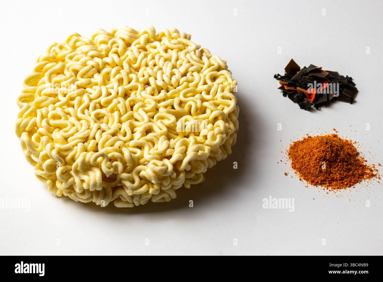 Asian instant noodle Stock Photo - Alamy