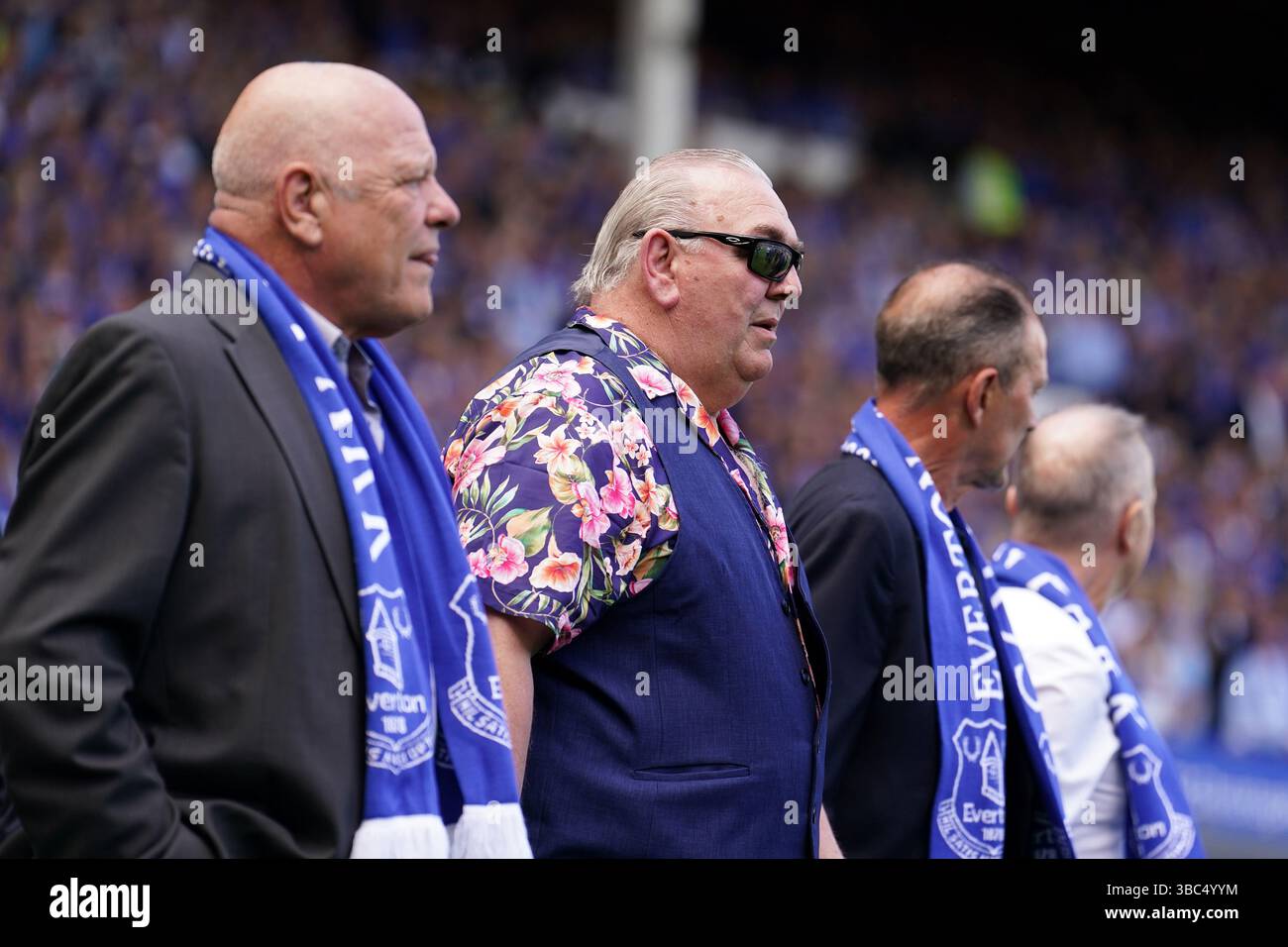 Neville Southall (centre) and Andy Gray (left) after the Premier League ...