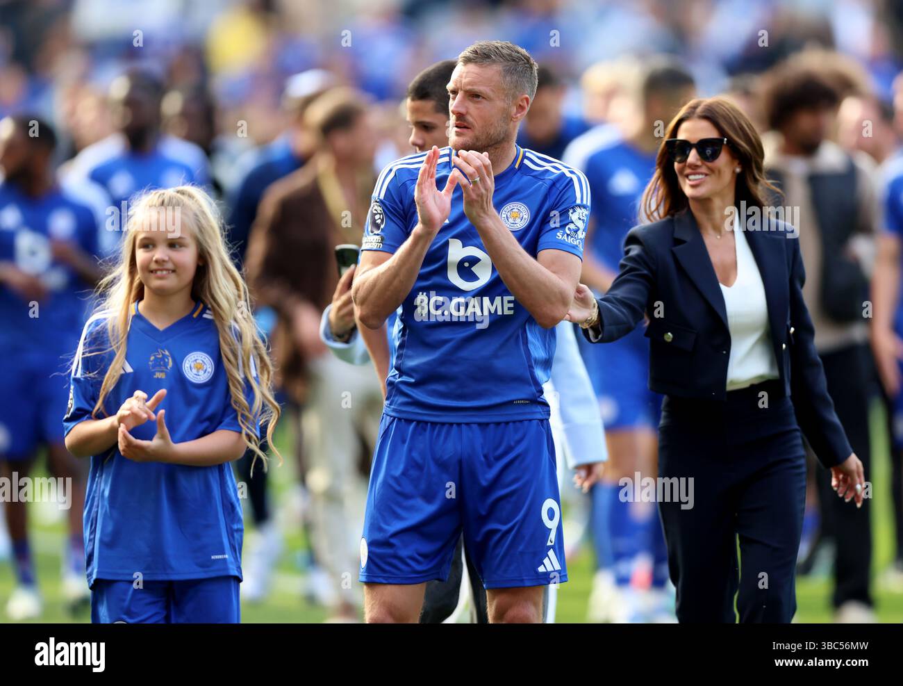 Leicester City's Jamie Vardy applauds the fans as he walks on the pitch ...