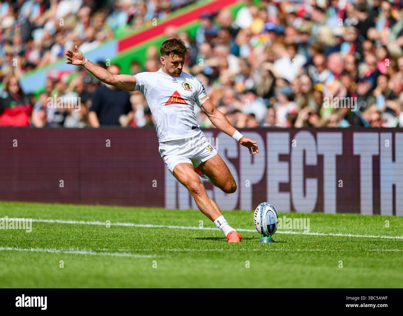LONDON, UNITED KINGDOM - May 18: Henry Slade of Exeter Chiefs takes a ...