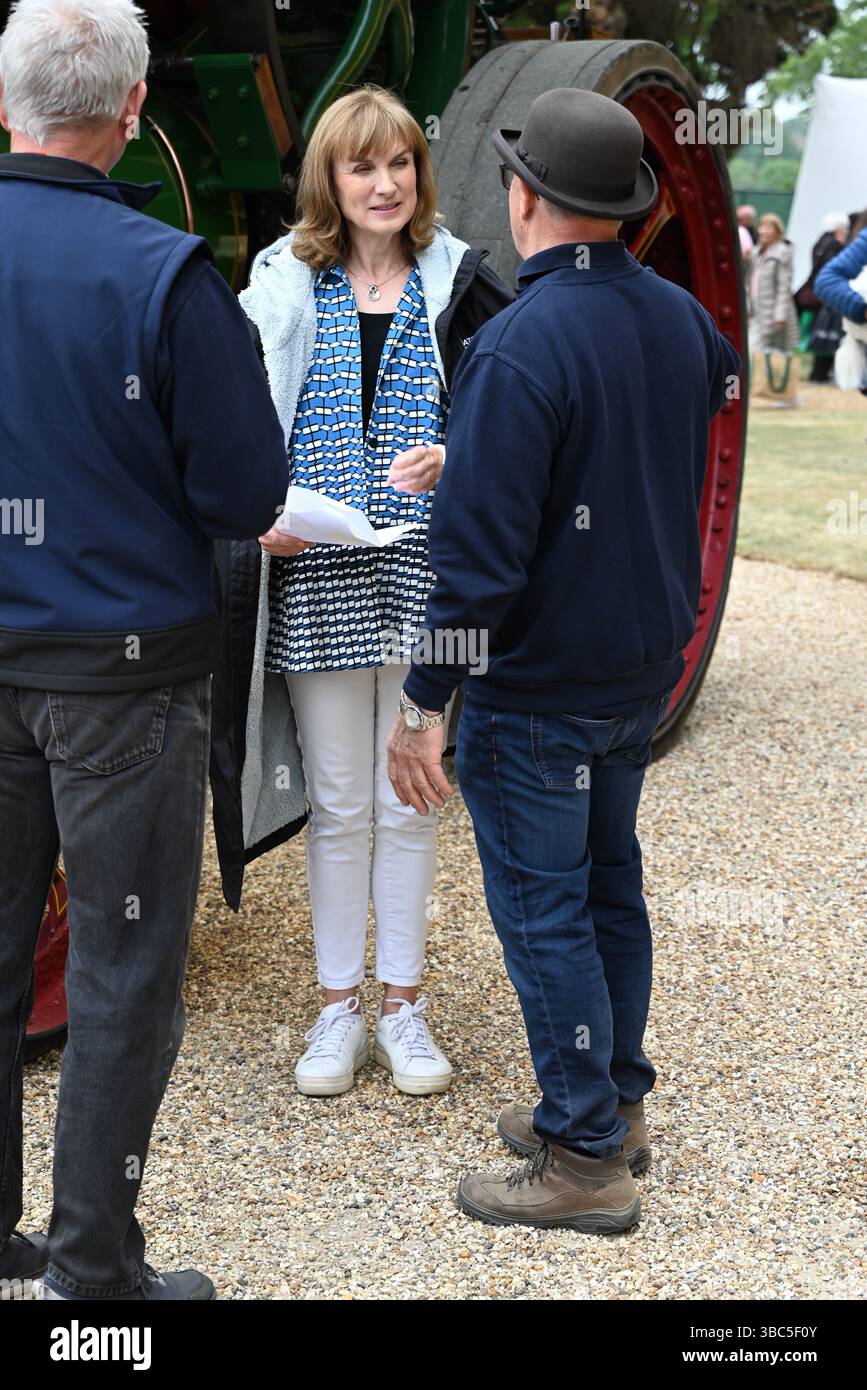 BBC TV presenter Fiona Bruce at Antiques Roadshow Sunday 18 May Stock ...