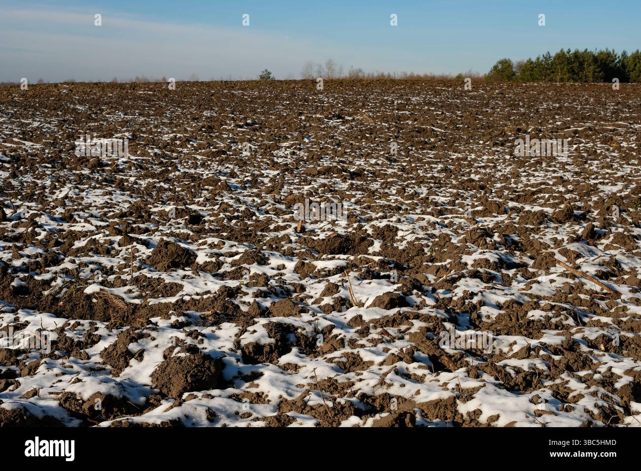 Freezing cracks soil hi-res stock photography and images - Alamy