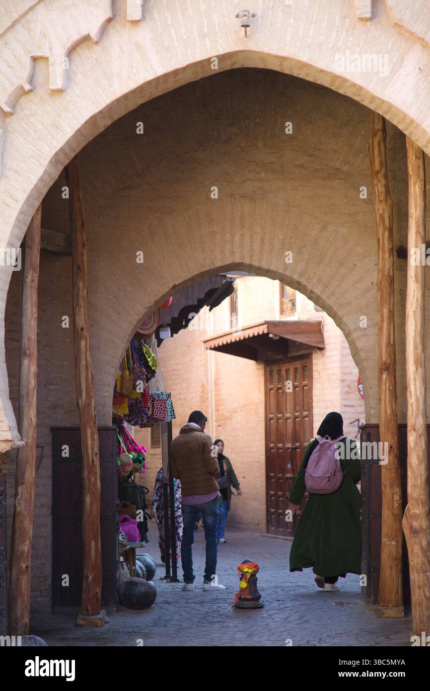 Morocco, Marrakesh, Medina, souk, street scene, people Stock Photo - Alamy