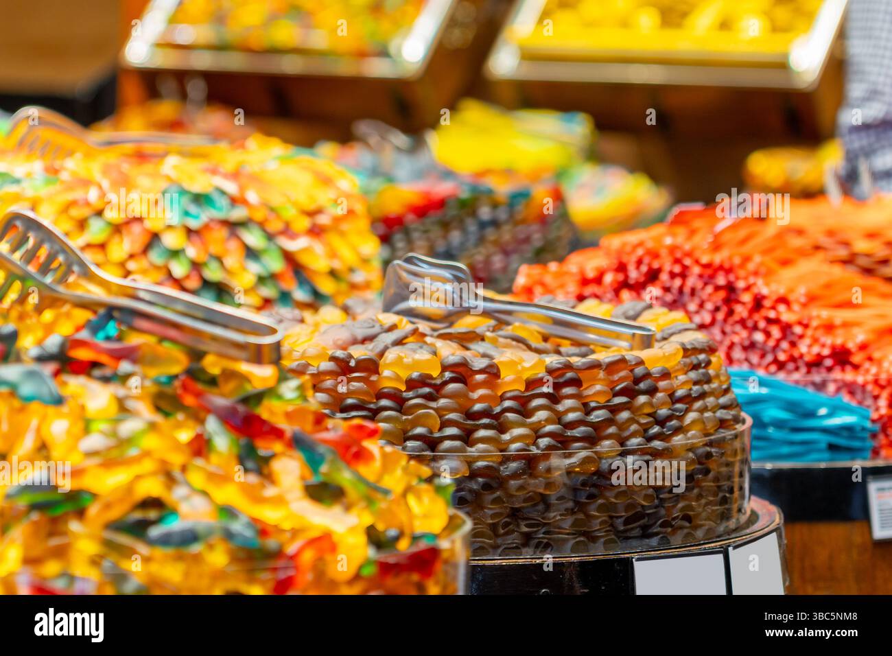 Various types of sweets at an Istanbul bazaar, Turkey. Food Stock Photo ...