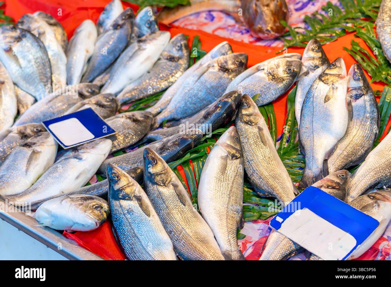 Fresh fish at the street market. Seefood Stock Photo - Alamy