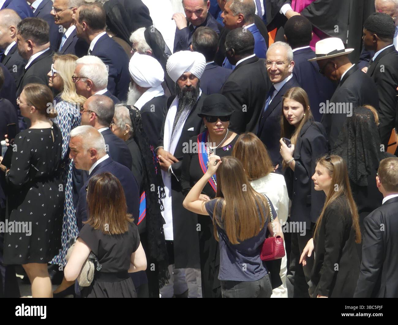 St. Peter's Square, The Vatican, Vatican City. May 18, 2025. Greeting ...