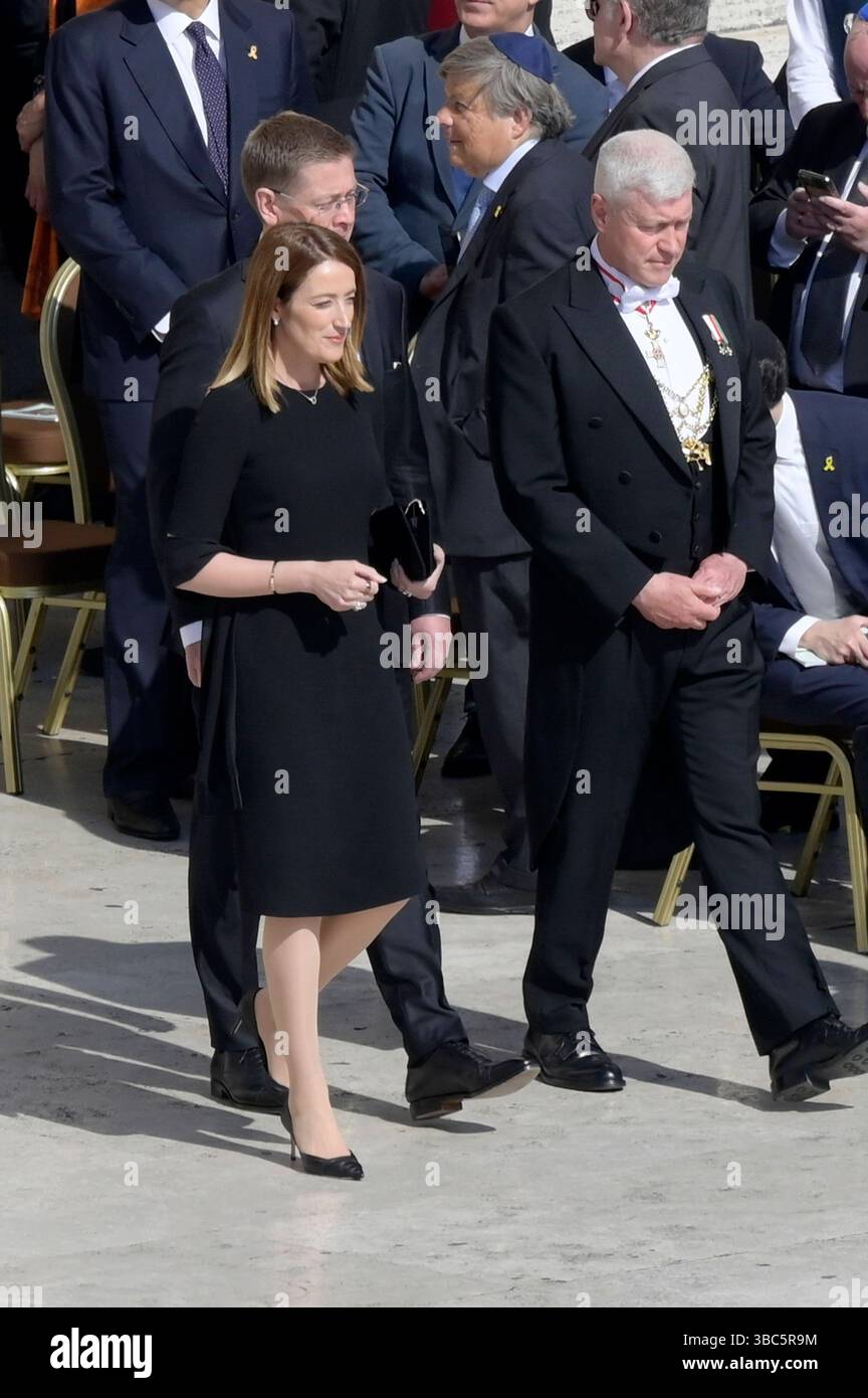 Roberta Metsola mit Ehemann Ukko Metsola bei der Amtseinführung von ...