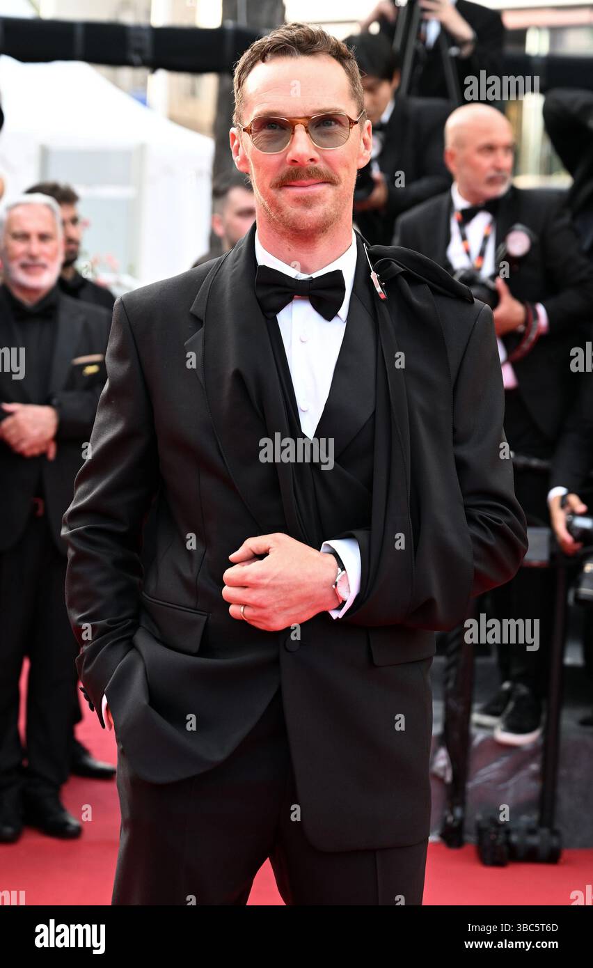 British actor Benedict Cumberbatch attends the premiere of The ...