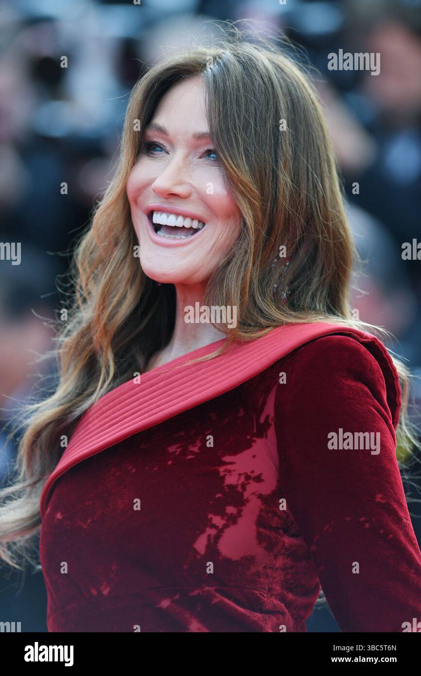 Italian model Carla Bruni attends the premiere of The Phoenician Scheme ...