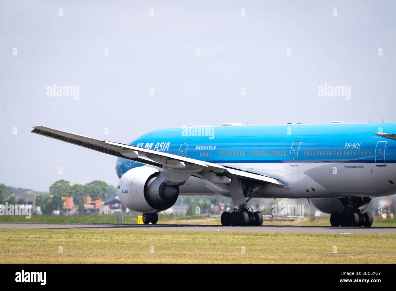 KLM Boeing 77 on the runway Stock Photo - Alamy