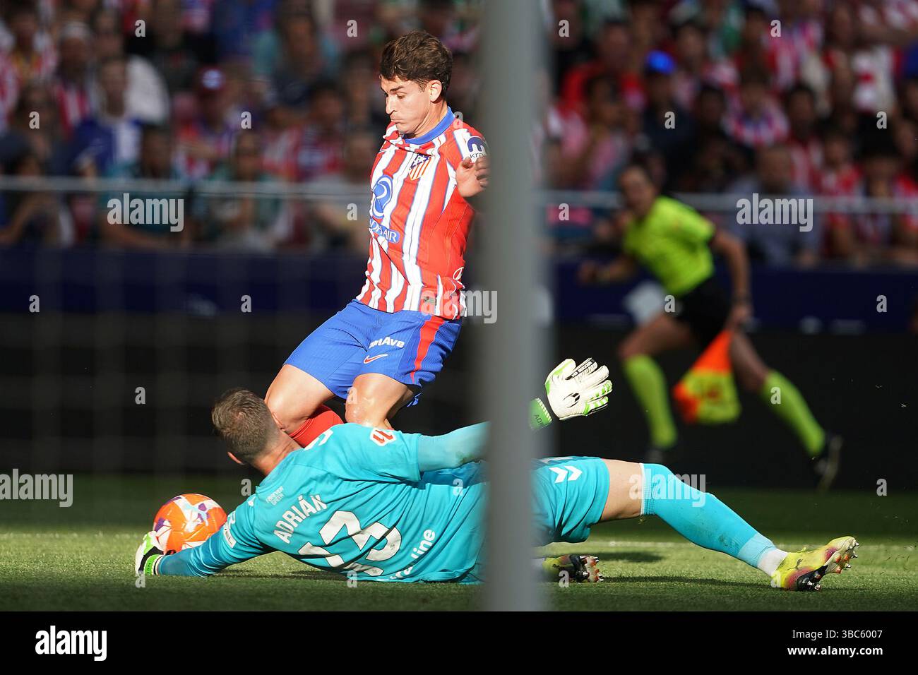 Madrid, Spain. 18th May, 2025. Atletico de Madrid's Julian Alvarez (l ...