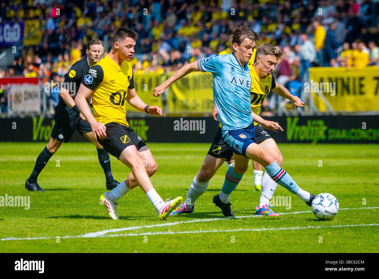BREDA - (l-r) Dominik Janosek (NAC Breda) and Jens Mathijsen (Willem II ...